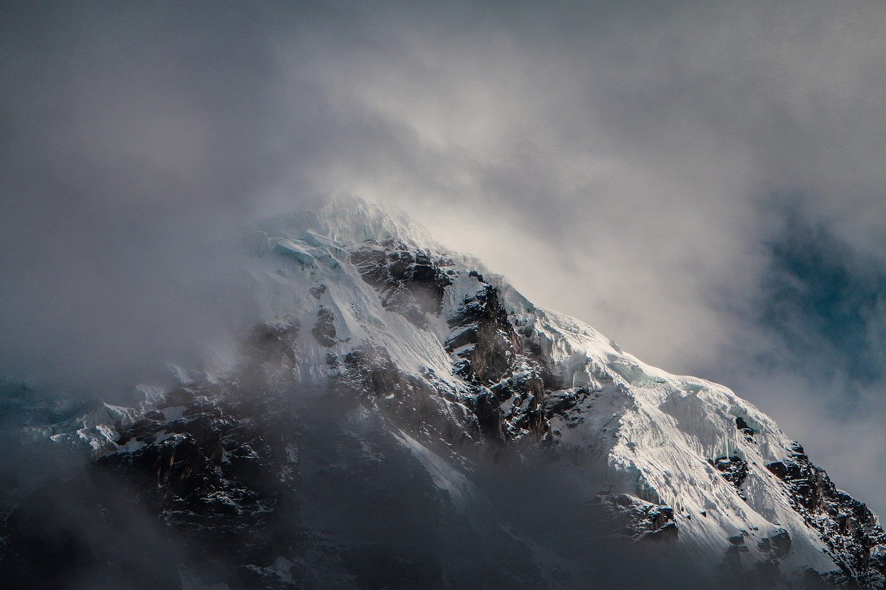 Apus: Sacred Mountains | Peruvian Sunrise